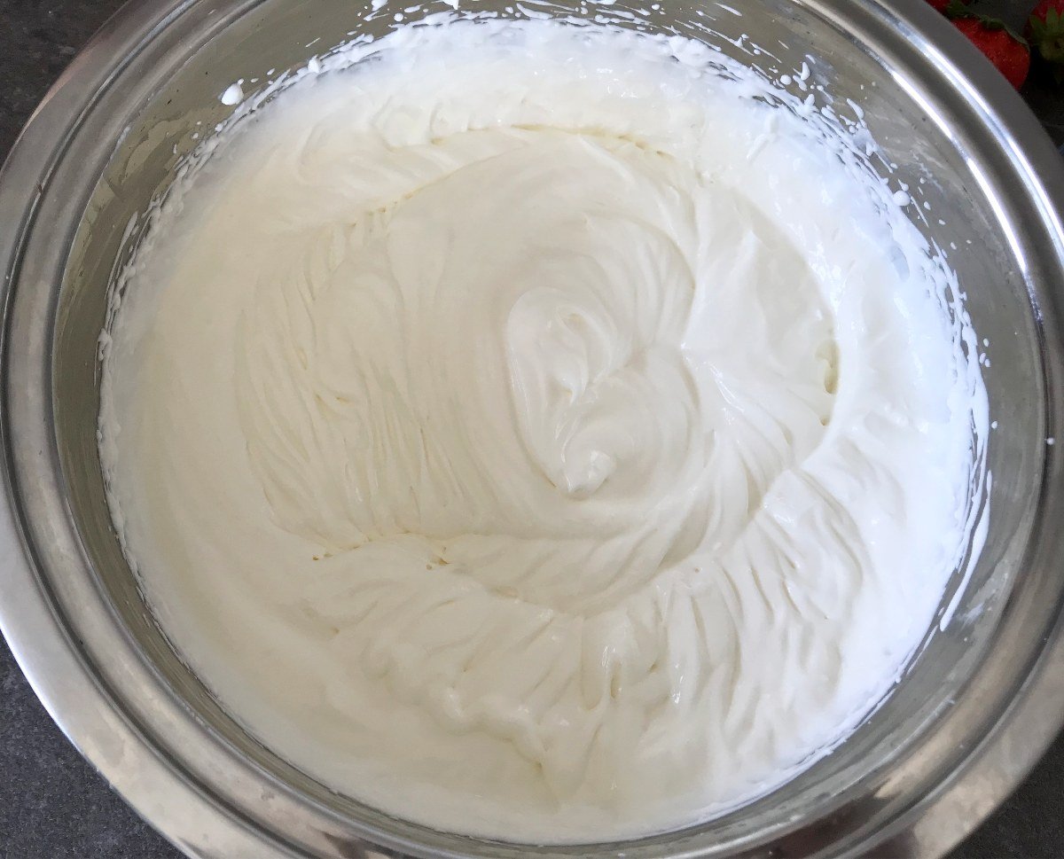 Awesome German Quark Dessert with Strawberries - emkayskitchen