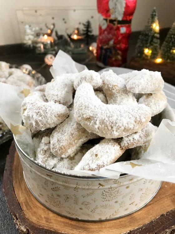 German Vanilla Crescent Cookies Recipe - Vanillekipferl (VIDEO ...